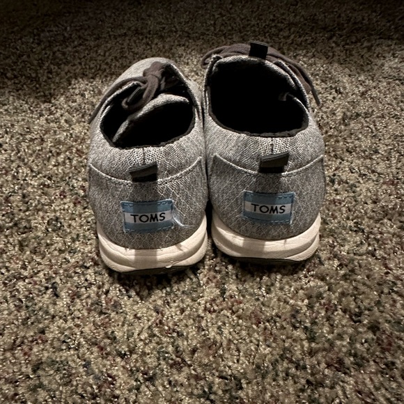 Toms | Shoes | Toms Tennis Shoe | Poshmark